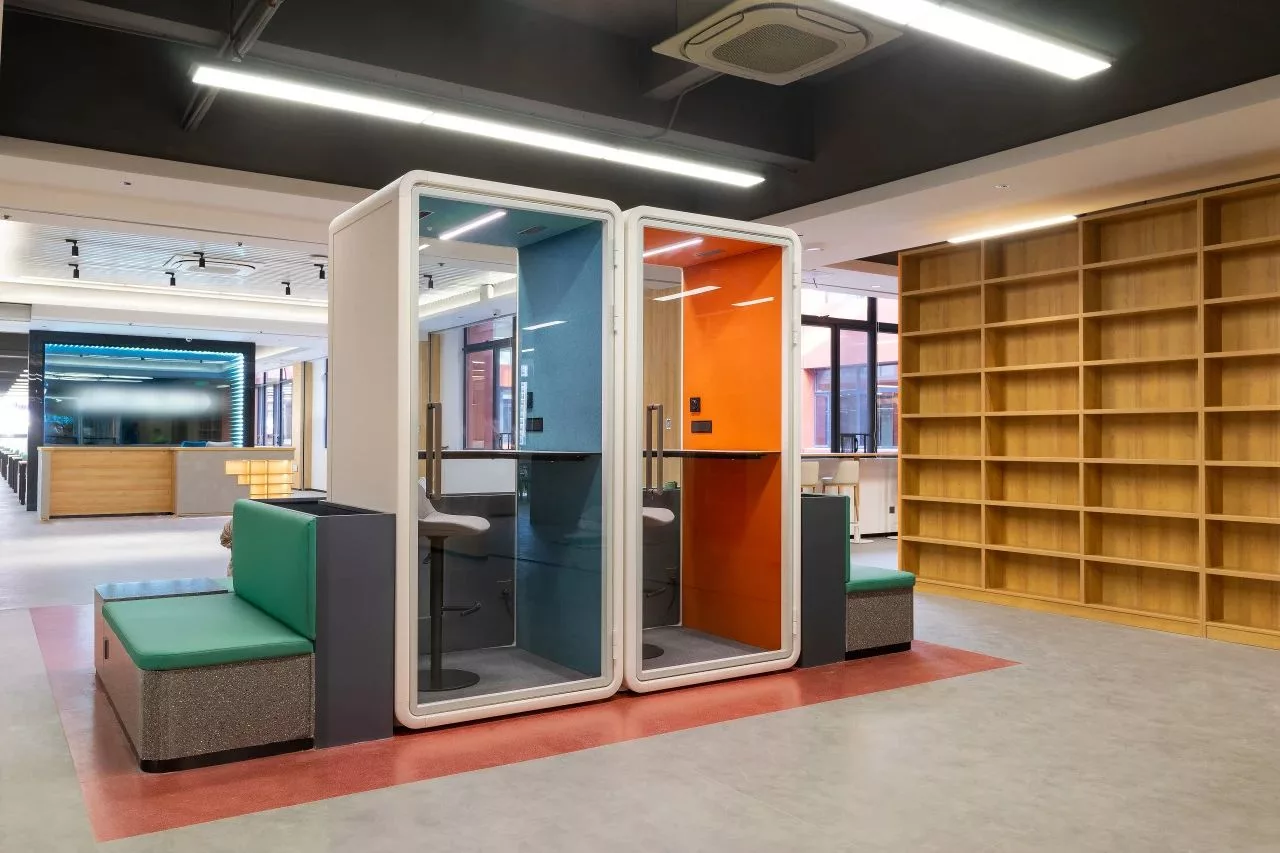 How to Choose the Right Office Pod for Your Workspace - ZumBooth